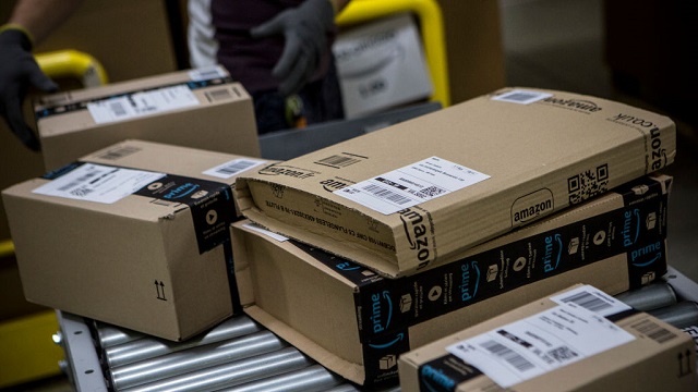 Amazon Police Sting Catches Neighborhood Thieves Using Fake Packages ...