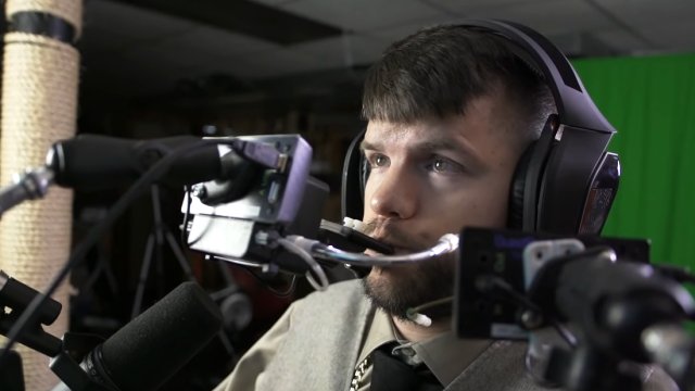 ‘RockyNoHands’ plays Fortnite with his mouth, makes it into Guinness ...