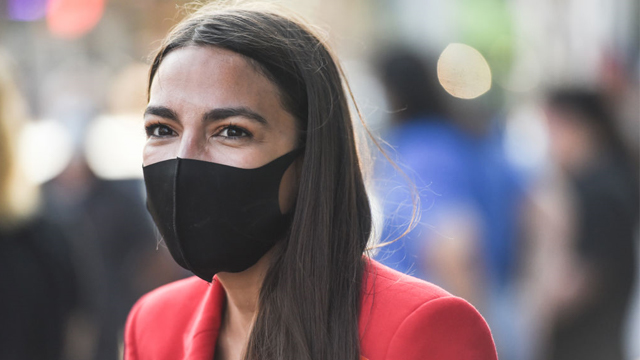 AOC reveals she's a Silver 3 League of Legends player - GameRevolution