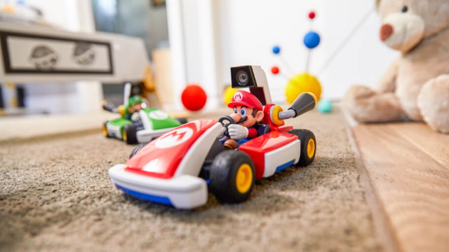 Mario Kart Live | How to play as different characters - GameRevolution