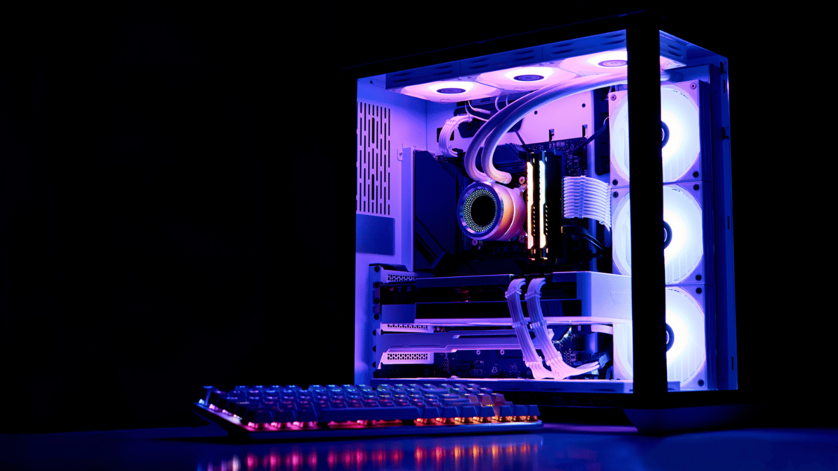 20 Best Pre-built Gaming PCs To Run All AAA Games in 2025