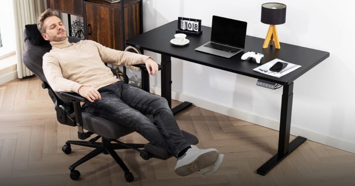 Boulies MagVida Standing Desk Review - GameRevolution