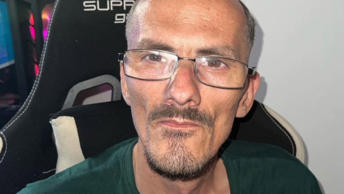 French Streamer Dies During Day 10 of Marathon Livestream - GameRevolution