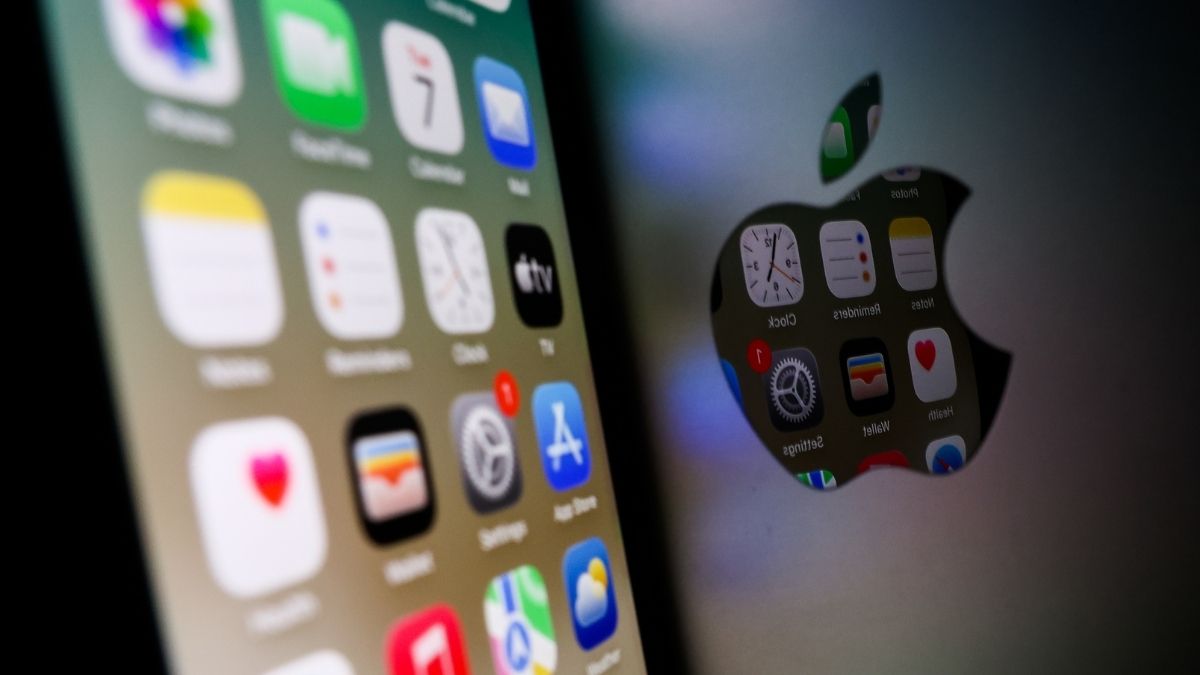 Fans React to Apple’s New M5 Chip, Which Gives AI Power a Boost - GameRevolution