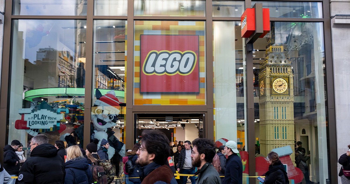 LEGO’s New 2102-Piece Set Is the Ultimate Puppy Build - GameRevolution